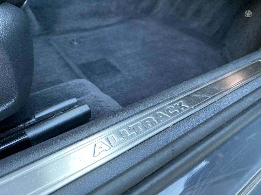 Grey Volkswagen Passat Alltrack 2017 in Siauliai, with an engine capacity of 2.00 L and mileage of 184 thousand km for 10999 €, photo 18 on AUTOMOTO.COM.LV
