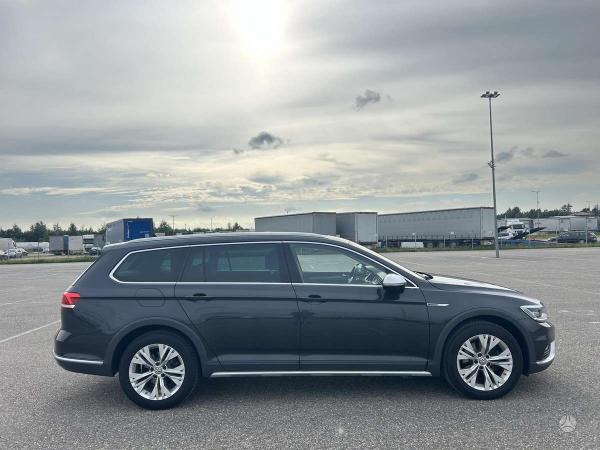 Pelēks Volkswagen Passat Alltrack 2017 Viļņa, ar dzinēja tilpumu 1.97 L un nobraukumu 309 tūkst. km par 15500 €, foto 6 vietnē AUTOMOTO.COM.LV