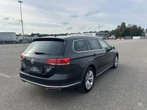 Pelēks Volkswagen Passat Alltrack 2017 Viļņa, ar dzinēja tilpumu 1.97 L un nobraukumu 309 tūkst. km par 15500 €, foto 8 vietnē AUTOMOTO.COM.LV