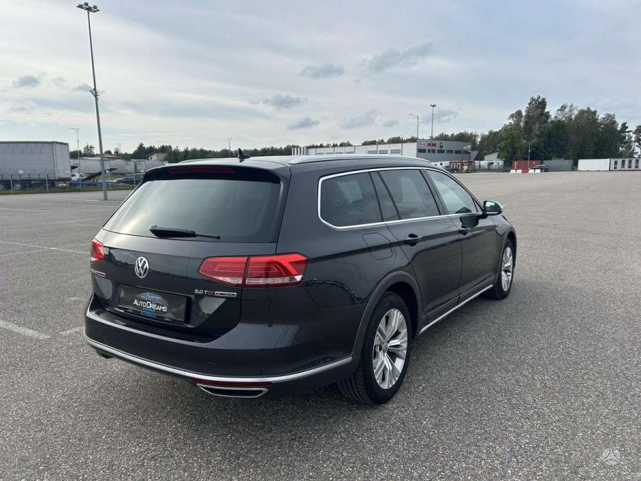 Pelēks Volkswagen Passat Alltrack 2017 Viļņa, ar dzinēja tilpumu 1.97 L un nobraukumu 309 tūkst. km par 15500 €, foto 8 vietnē AUTOMOTO.COM.LV