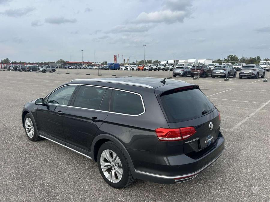 Pelēks Volkswagen Passat Alltrack 2017 Viļņa, ar dzinēja tilpumu 1.97 L un nobraukumu 309 tūkst. km par 15500 €, foto 12 vietnē AUTOMOTO.COM.LV