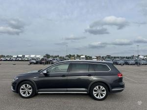 Pelēks Volkswagen Passat Alltrack 2017 Viļņa, ar dzinēja tilpumu 1.97 L un nobraukumu 309 tūkst. km par 15500 €, foto 15 vietnē AUTOMOTO.COM.LV