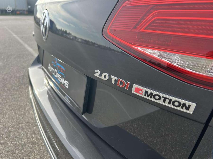 Pelēks Volkswagen Passat Alltrack 2017 Viļņa, ar dzinēja tilpumu 1.97 L un nobraukumu 309 tūkst. km par 15500 €, foto 17 vietnē AUTOMOTO.COM.LV