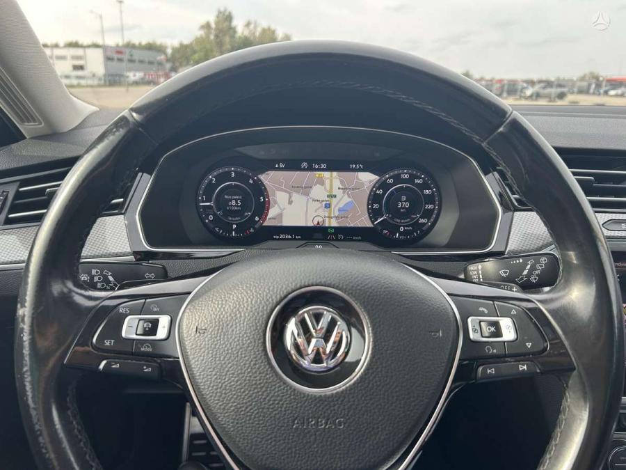 Pelēks Volkswagen Passat Alltrack 2017 Viļņa, ar dzinēja tilpumu 1.97 L un nobraukumu 309 tūkst. km par 15500 €, foto 25 vietnē AUTOMOTO.COM.LV