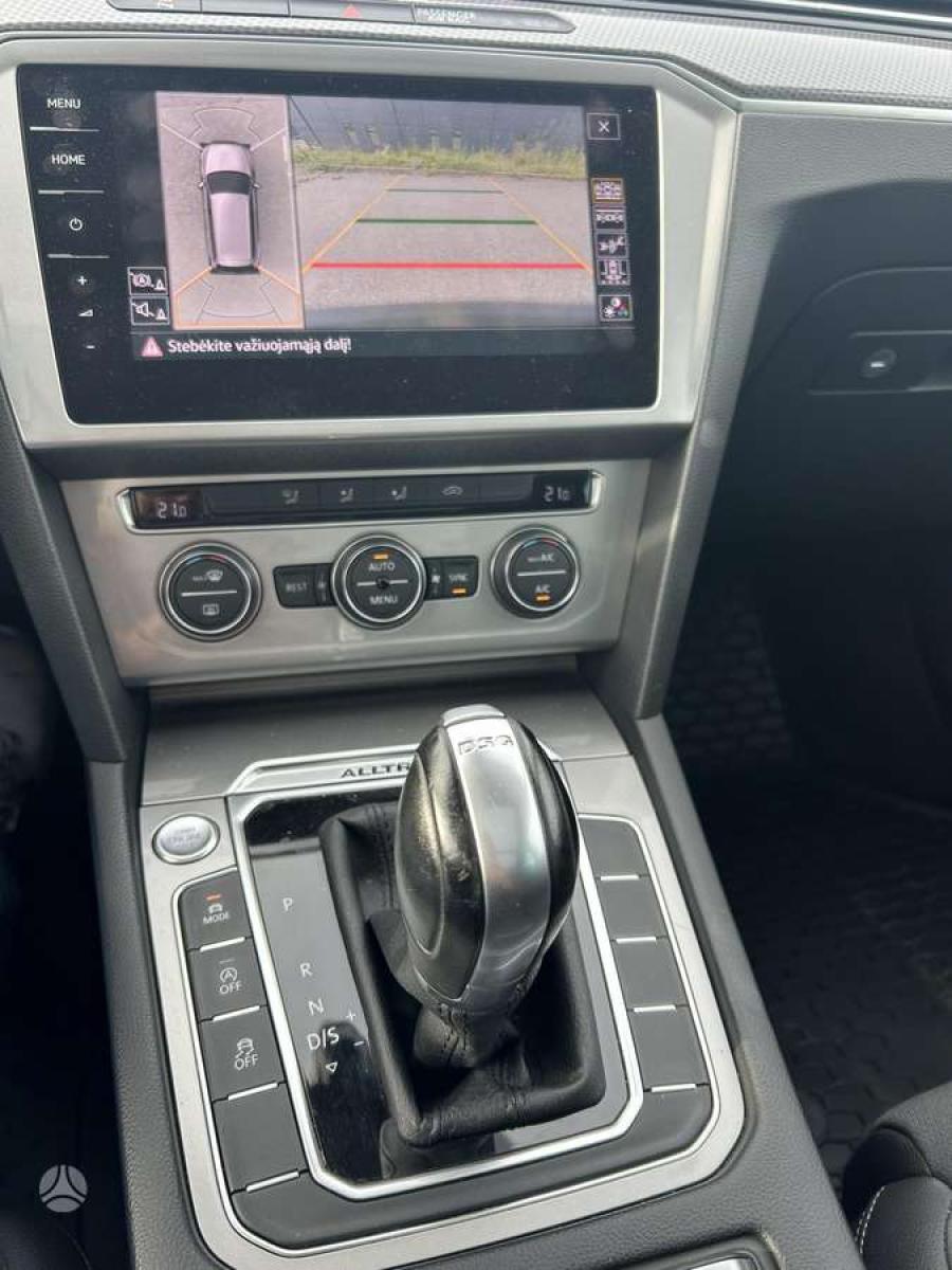 Pelēks Volkswagen Passat Alltrack 2017 Viļņa, ar dzinēja tilpumu 1.97 L un nobraukumu 309 tūkst. km par 15500 €, foto 33 vietnē AUTOMOTO.COM.LV