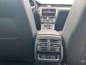 Pelēks Volkswagen Passat Alltrack 2017 Viļņa, ar dzinēja tilpumu 1.97 L un nobraukumu 309 tūkst. km par 15500 €, foto 38 vietnē AUTOMOTO.COM.LV
