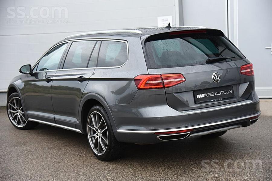 Grey Volkswagen Passat Alltrack 2017 in Tukums, with an engine capacity of 2.00 L and mileage of 267 thousand km for 13990 €, photo 4 on AUTOMOTO.COM.LV