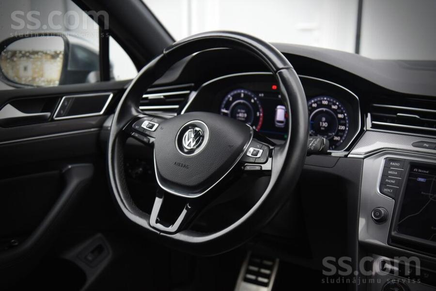 Grey Volkswagen Passat Alltrack 2017 in Tukums, with an engine capacity of 2.00 L and mileage of 267 thousand km for 13990 €, photo 13 on AUTOMOTO.COM.LV