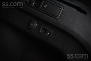 Grey Volkswagen Passat Alltrack 2017 in Tukums, with an engine capacity of 2.00 L and mileage of 267 thousand km for 13990 €, photo 24 on AUTOMOTO.COM.LV