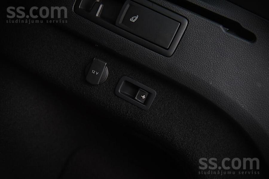 Grey Volkswagen Passat Alltrack 2017 in Tukums, with an engine capacity of 2.00 L and mileage of 267 thousand km for 13990 €, photo 24 on AUTOMOTO.COM.LV