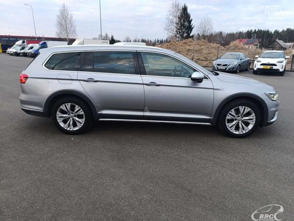Grey Volkswagen Passat Alltrack 2018 in Avizieniai, with an engine capacity of 2.00 L and mileage of 115 thousand km for 19900 €, photo 6 on AUTOMOTO.COM.LV