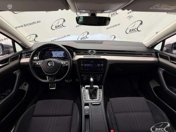 Grey Volkswagen Passat Alltrack 2018 in Vilnius, with an engine capacity of 1.98 L and mileage of 115 thousand km for 16900 €, photo 4 on AUTOMOTO.COM.LV