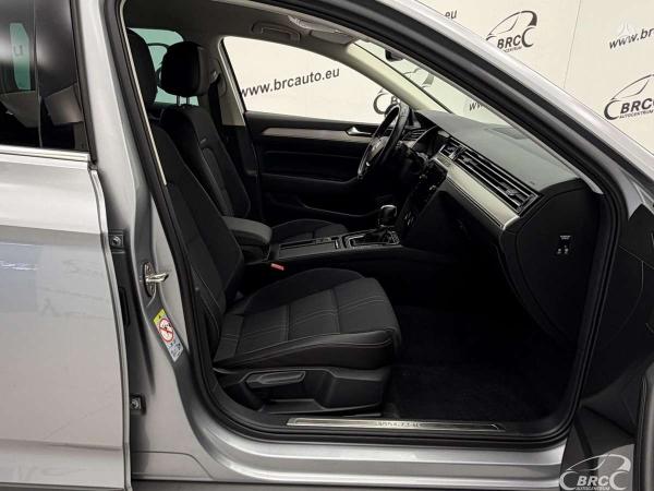 Grey Volkswagen Passat Alltrack 2018 in Vilnius, with an engine capacity of 1.98 L and mileage of 115 thousand km for 16900 €, photo 5 on AUTOMOTO.COM.LV