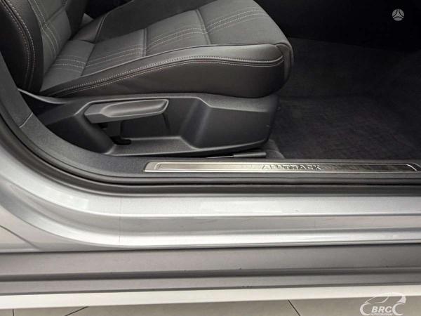 Grey Volkswagen Passat Alltrack 2018 in Vilnius, with an engine capacity of 1.98 L and mileage of 115 thousand km for 16900 €, photo 7 on AUTOMOTO.COM.LV