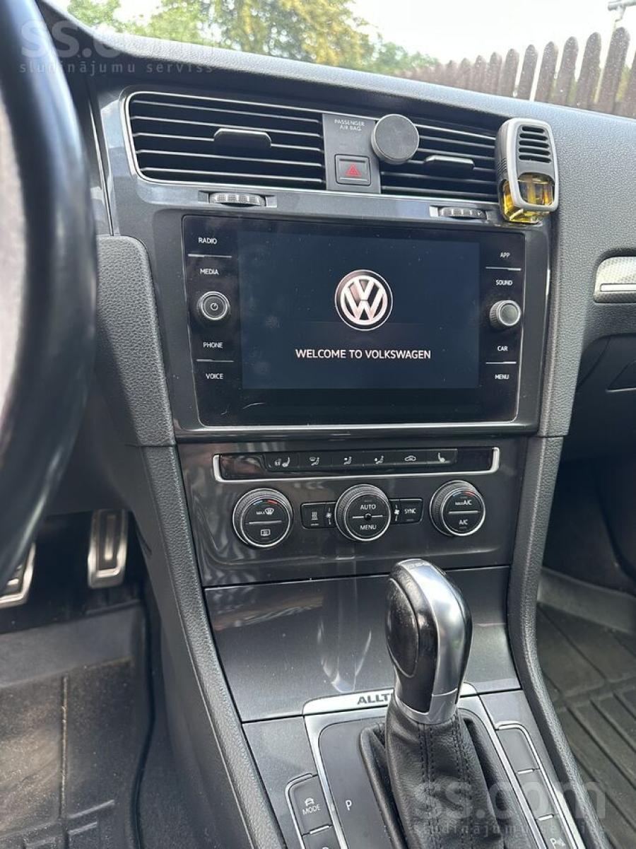 Pelēks Volkswagen Passat Alltrack 2018 Cēsis, ar dzinēja tilpumu 2.00 L un nobraukumu 239 tūkst. km par 14500 €, foto 14 vietnē AUTOMOTO.COM.LV