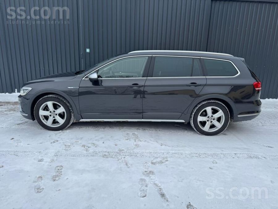 Grey Volkswagen Passat Alltrack 2019 in Riga, with an engine capacity of 2.00 L and mileage of 165 thousand km for 17900 €, photo 6 on AUTOMOTO.COM.LV