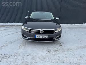 Grey Volkswagen Passat Alltrack 2019 in Riga, with an engine capacity of 2.00 L and mileage of 165 thousand km for 17900 €, photo 8 on AUTOMOTO.COM.LV