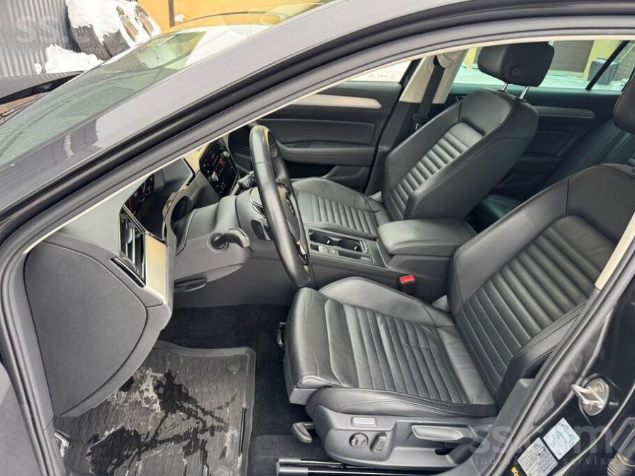 Grey Volkswagen Passat Alltrack 2019 in Riga, with an engine capacity of 2.00 L and mileage of 165 thousand km for 17900 €, photo 9 on AUTOMOTO.COM.LV