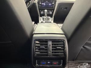 Grey Volkswagen Passat Alltrack 2019 in Avizieniai, with an engine capacity of 2.00 L and mileage of 157 thousand km for 18900 €, photo 14 on AUTOMOTO.COM.LV