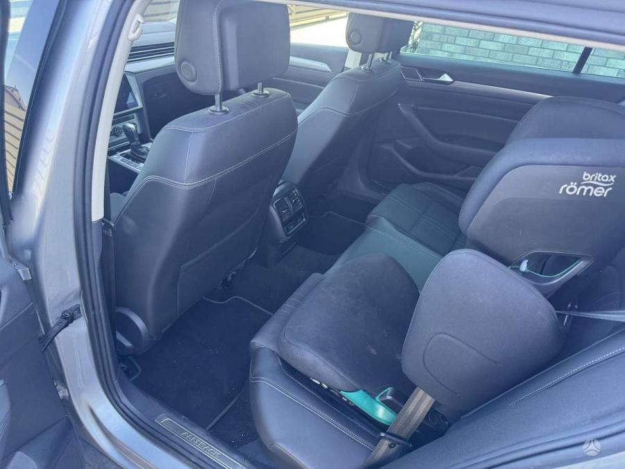 Pelēks Volkswagen Passat Alltrack 2019 Kauņa, ar dzinēja tilpumu 2.00 L un nobraukumu 294 tūkst. km par 12659 €, foto 10 vietnē AUTOMOTO.COM.LV