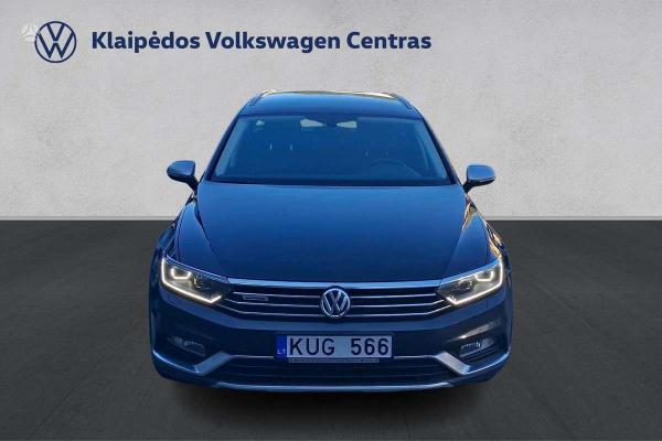 Grey Volkswagen Passat Alltrack 2019 in Klaipeda, with an engine capacity of 1.97 L and mileage of 174 thousand km for 16300 €, photo 2 on AUTOMOTO.COM.LV