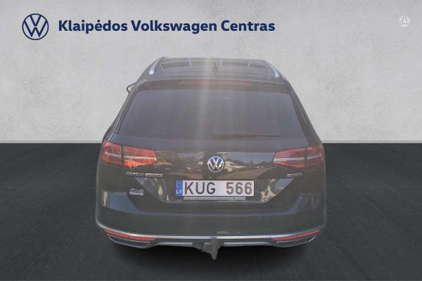 Grey Volkswagen Passat Alltrack 2019 in Klaipeda, with an engine capacity of 1.97 L and mileage of 174 thousand km for 16300 €, photo 5 on AUTOMOTO.COM.LV