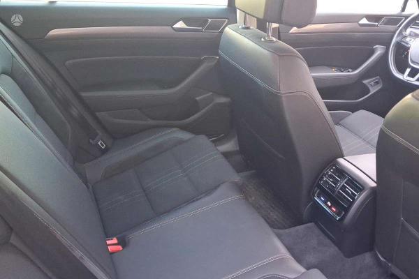Grey Volkswagen Passat Alltrack 2019 in Klaipeda, with an engine capacity of 1.97 L and mileage of 174 thousand km for 16300 €, photo 8 on AUTOMOTO.COM.LV