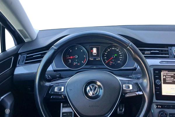 Grey Volkswagen Passat Alltrack 2019 in Klaipeda, with an engine capacity of 1.97 L and mileage of 174 thousand km for 16300 €, photo 10 on AUTOMOTO.COM.LV