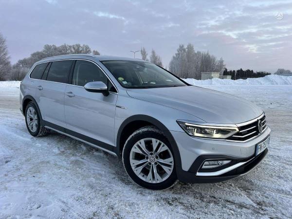 Grey Volkswagen Passat Alltrack 2020 in Vilnius, with an engine capacity of 1.97 L and mileage of 185 thousand km for 17400 €, photo 5 on AUTOMOTO.COM.LV