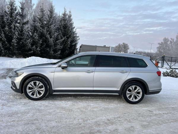 Grey Volkswagen Passat Alltrack 2020 in Vilnius, with an engine capacity of 1.97 L and mileage of 185 thousand km for 17400 €, photo 9 on AUTOMOTO.COM.LV