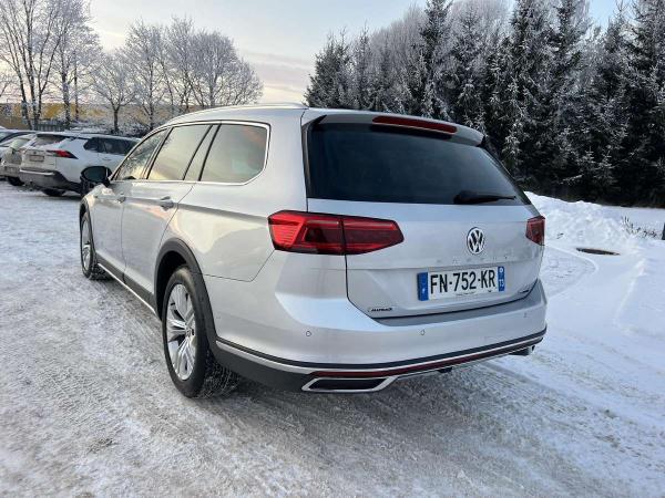 Grey Volkswagen Passat Alltrack 2020 in Vilnius, with an engine capacity of 1.97 L and mileage of 185 thousand km for 17400 €, photo 10 on AUTOMOTO.COM.LV