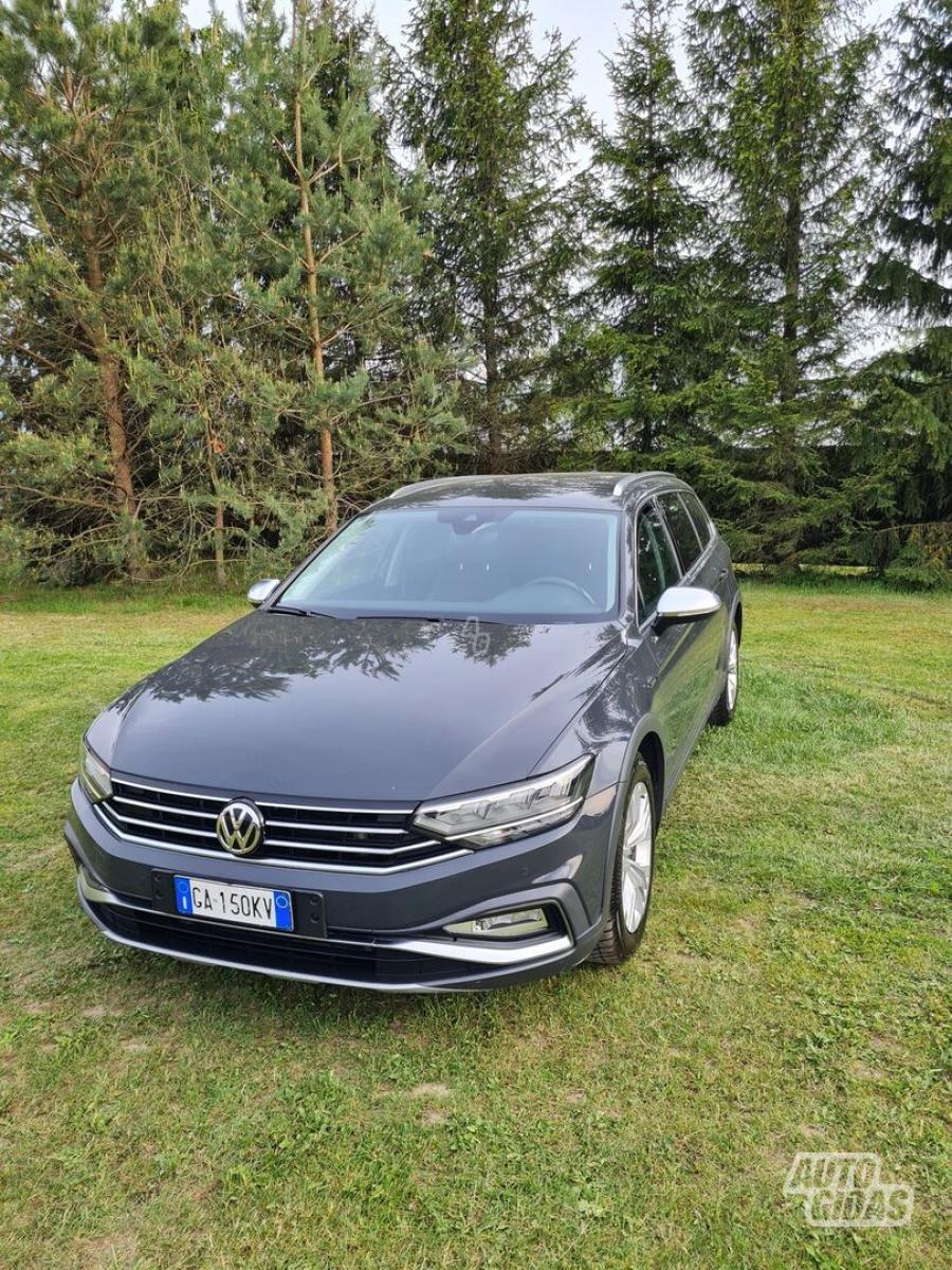 Pelēks Volkswagen Passat Alltrack 2020 Kauņa, ar dzinēja tilpumu 2.00 L un nobraukumu 188 tūkst. km par 17300 €, foto 1 vietnē AUTOMOTO.COM.LV