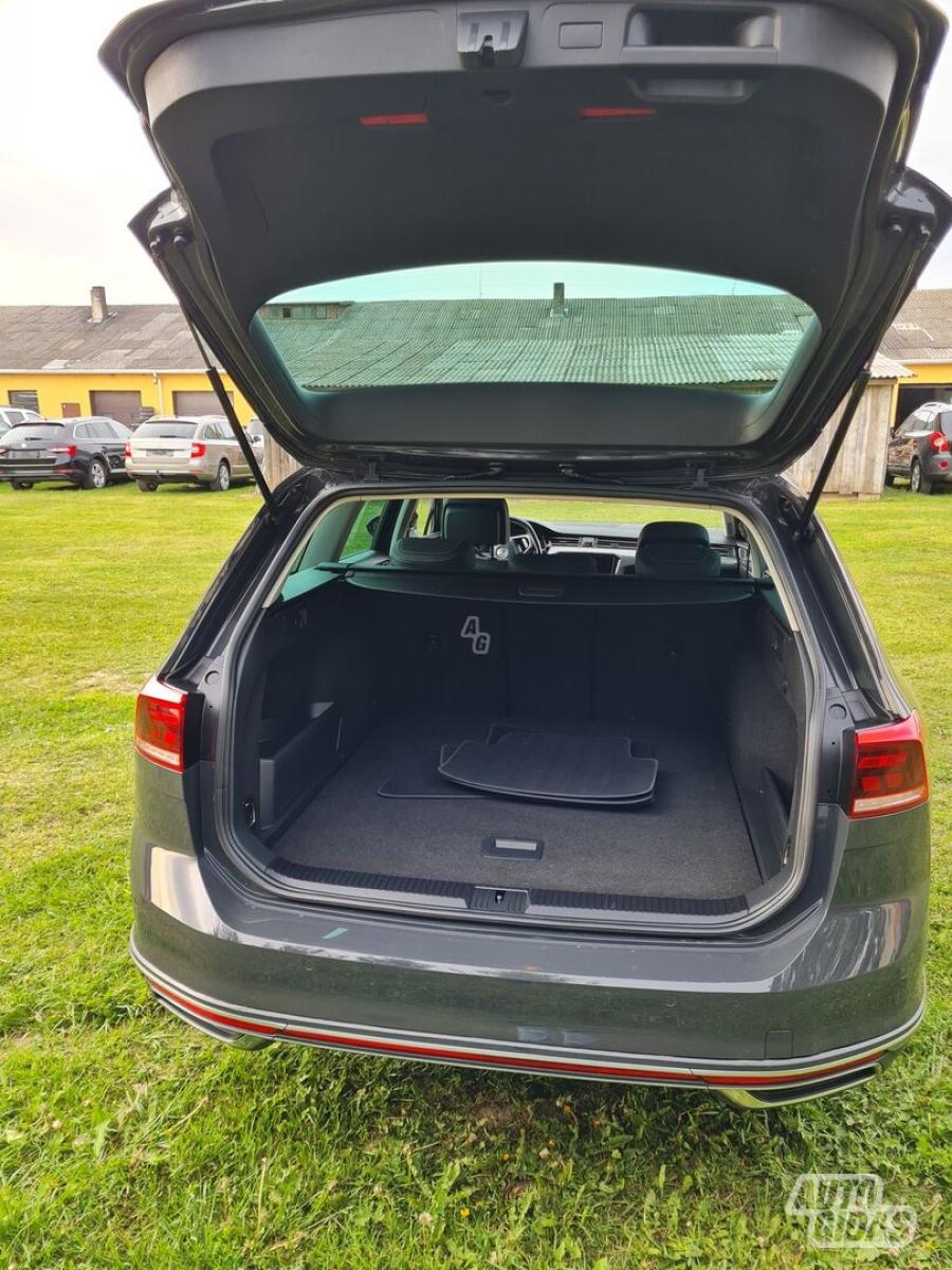 Pelēks Volkswagen Passat Alltrack 2020 Kauņa, ar dzinēja tilpumu 2.00 L un nobraukumu 188 tūkst. km par 17300 €, foto 22 vietnē AUTOMOTO.COM.LV