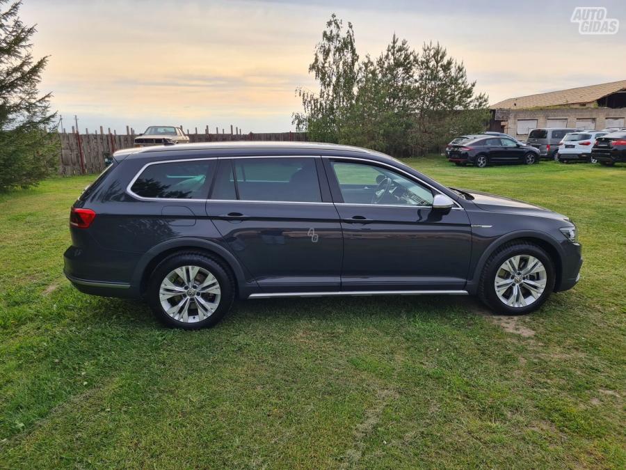 Pelēks Volkswagen Passat Alltrack 2020 Kauņa, ar dzinēja tilpumu 2.00 L un nobraukumu 188 tūkst. km par 17300 €, foto 23 vietnē AUTOMOTO.COM.LV