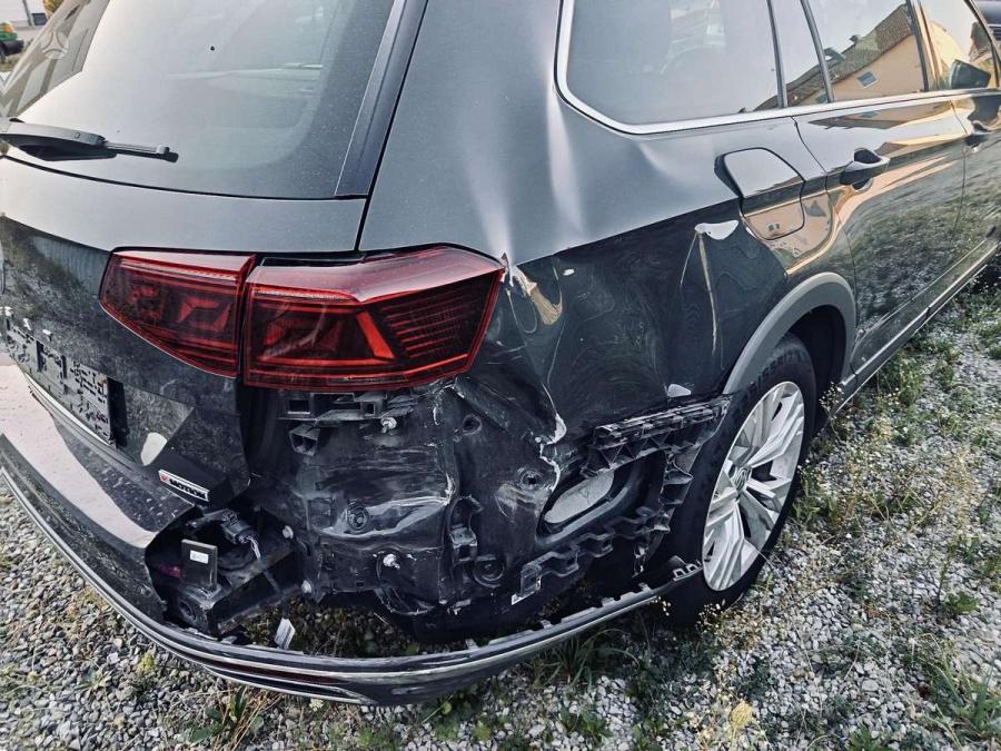 Pelēks Volkswagen Passat Alltrack 2020 Utena, ar dzinēja tilpumu 1.97 L un nobraukumu 118 tūkst. km par 16350 €, foto 16 vietnē AUTOMOTO.COM.LV