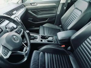 Pelēks Volkswagen Passat Alltrack 2020 Utena, ar dzinēja tilpumu 1.97 L un nobraukumu 118 tūkst. km par 16350 €, foto 22 vietnē AUTOMOTO.COM.LV