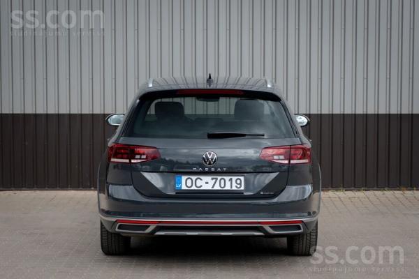 Grey Volkswagen Passat Alltrack 2021 in Tukums, with an engine capacity of 2.00 L and mileage of 168 thousand km for 21450 €, photo 5 on AUTOMOTO.COM.LV