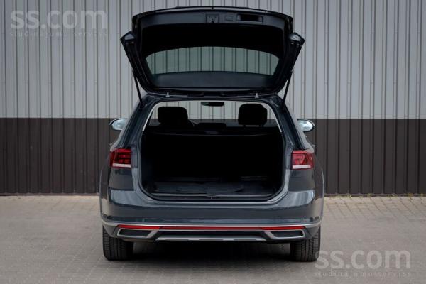 Grey Volkswagen Passat Alltrack 2021 in Tukums, with an engine capacity of 2.00 L and mileage of 168 thousand km for 21450 €, photo 6 on AUTOMOTO.COM.LV