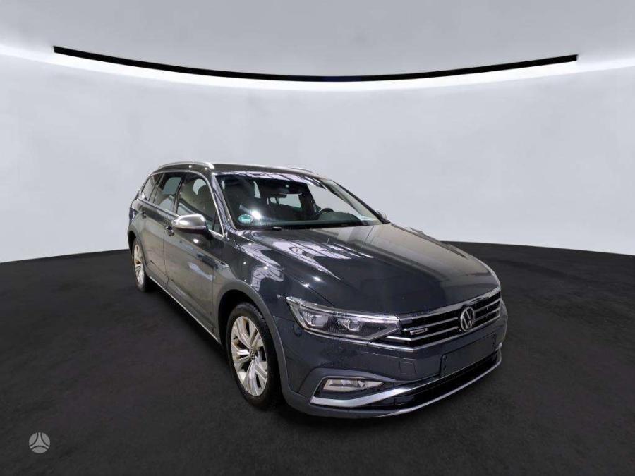 Grey Volkswagen Passat Alltrack 2021 in Vilnius, with an engine capacity of 1.97 L and mileage of 183 thousand km for 19300 €, photo 5 on AUTOMOTO.COM.LV
