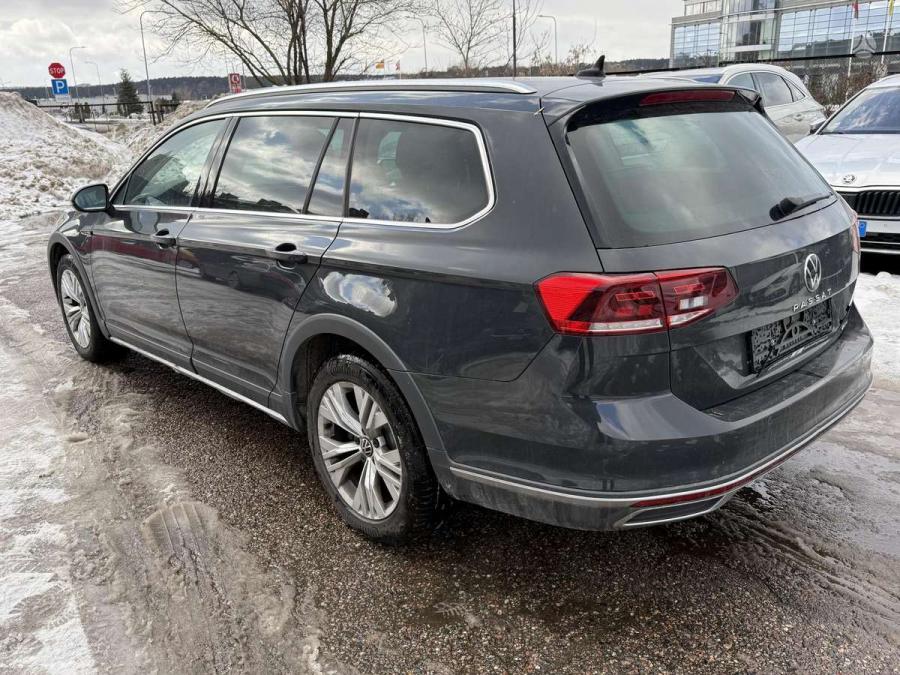 Pelēks Volkswagen Passat Alltrack 2021 Viļņa, ar dzinēja tilpumu 1.97 L un nobraukumu 197 tūkst. km par 16999 €, foto 4 vietnē AUTOMOTO.COM.LV