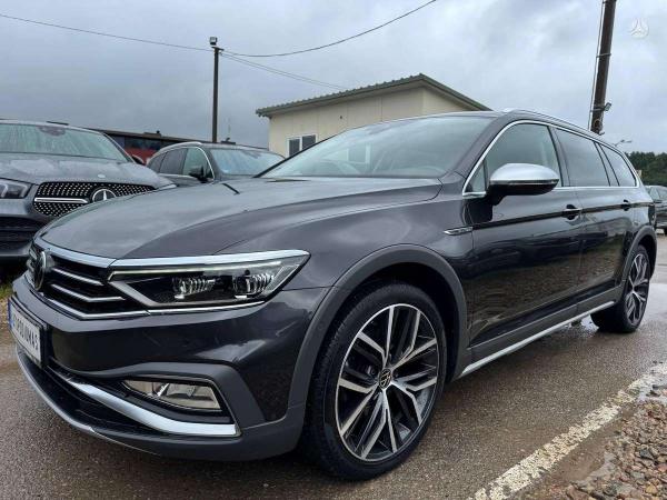 Grey Volkswagen Passat Alltrack 2021 in Vilnius, with an engine capacity of 2.00 L and mileage of 57 thousand km for 28300 €, photo 1 on AUTOMOTO.COM.LV
