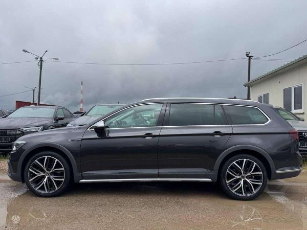 Grey Volkswagen Passat Alltrack 2021 in Vilnius, with an engine capacity of 2.00 L and mileage of 57 thousand km for 28300 €, photo 7 on AUTOMOTO.COM.LV