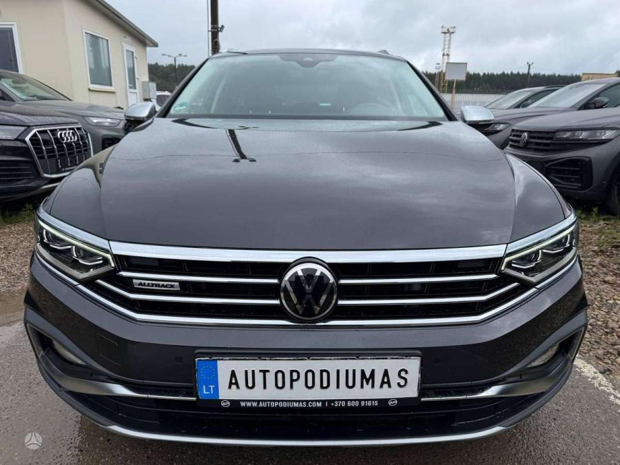 Grey Volkswagen Passat Alltrack 2021 in Vilnius, with an engine capacity of 2.00 L and mileage of 57 thousand km for 28100 €, photo 5 on AUTOMOTO.COM.LV