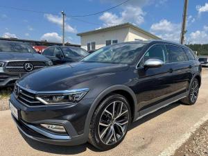 Pelēks Volkswagen Passat Alltrack 2022 Viļņa, ar dzinēja tilpumu 2.00 L un nobraukumu 137 tūkst. km par 24600 €, foto  vietnē AUTOMOTO.COM.LV