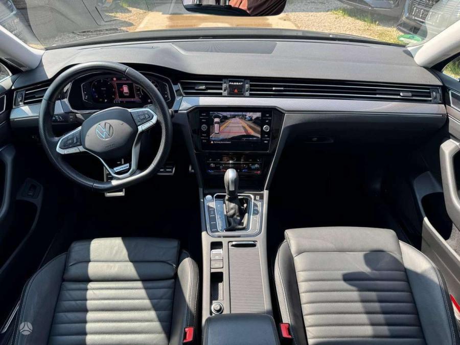 Pelēks Volkswagen Passat Alltrack 2022 Viļņa, ar dzinēja tilpumu 2.00 L un nobraukumu 137 tūkst. km par 24600 €, foto 21 vietnē AUTOMOTO.COM.LV