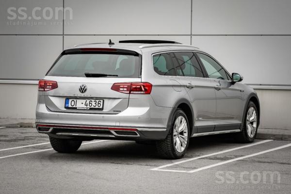 Pelēks Volkswagen Passat Alltrack 2022 Rīga, ar dzinēja tilpumu 2.00 L un nobraukumu 243 tūkst. km par 17500 €, foto 4 vietnē AUTOMOTO.COM.LV