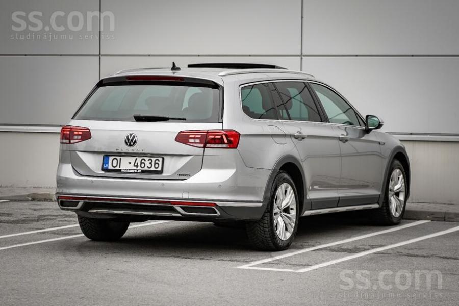 Grey Volkswagen Passat Alltrack 2022 in Riga, with an engine capacity of 2.00 L and mileage of 243 thousand km for 17500 €, photo 5 on AUTOMOTO.COM.LV