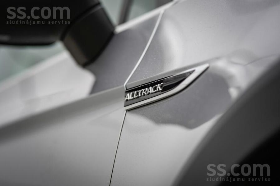 Grey Volkswagen Passat Alltrack 2022 in Riga, with an engine capacity of 2.00 L and mileage of 243 thousand km for 17500 €, photo 8 on AUTOMOTO.COM.LV