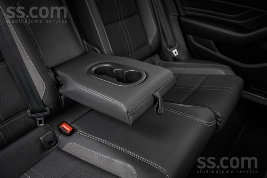 Grey Volkswagen Passat Alltrack 2022 in Riga, with an engine capacity of 2.00 L and mileage of 243 thousand km for 17500 €, photo 16 on AUTOMOTO.COM.LV
