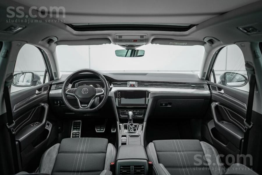 Grey Volkswagen Passat Alltrack 2022 in Riga, with an engine capacity of 2.00 L and mileage of 243 thousand km for 17500 €, photo 18 on AUTOMOTO.COM.LV